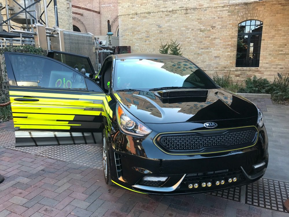 2017 Kia Niro Eco-friendly SUV Crossover Automobile