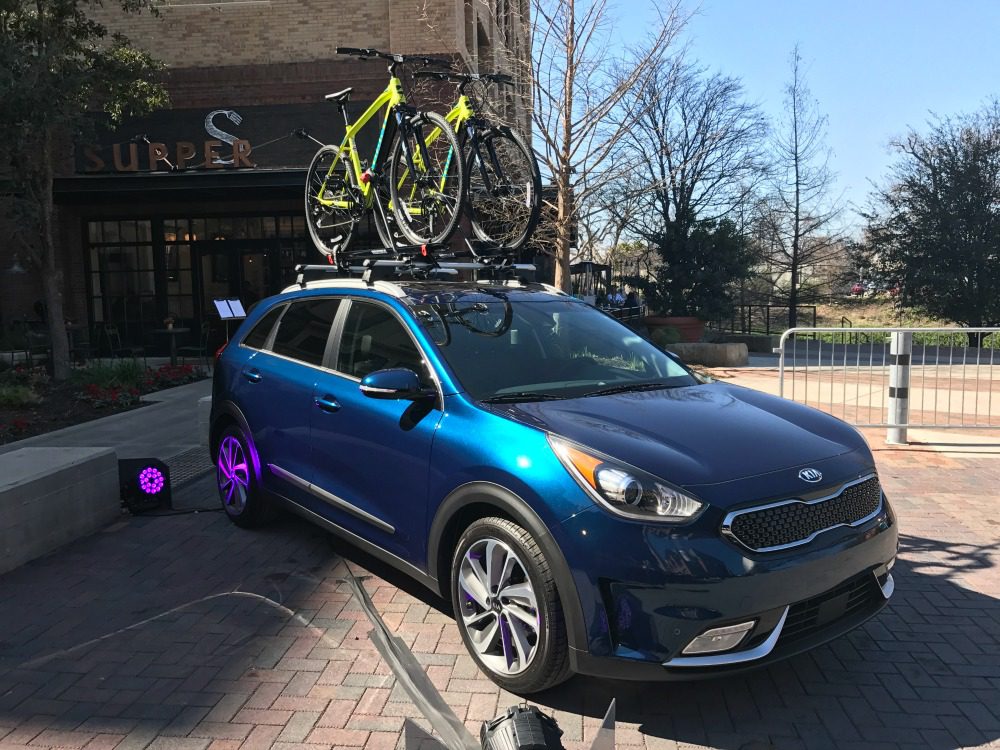2017 Kia Niro Eco-friendly SUV Crossover Automobile