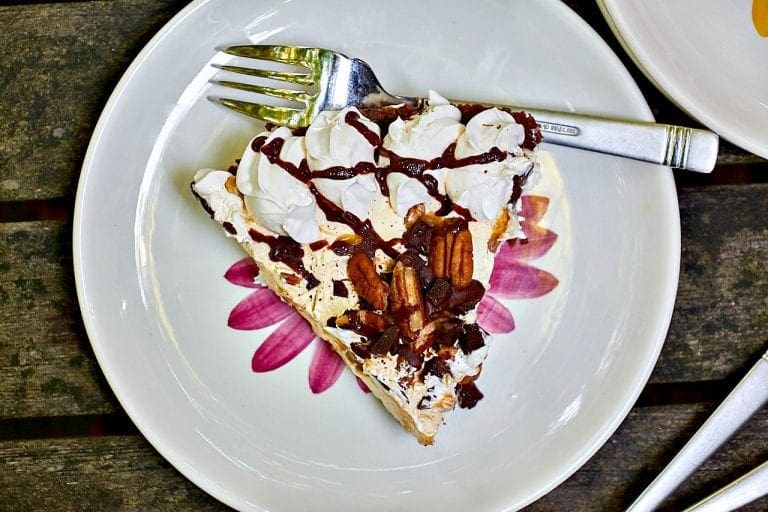 5 Ways to Welcome Summer Fun with Edwards Pies Desserts