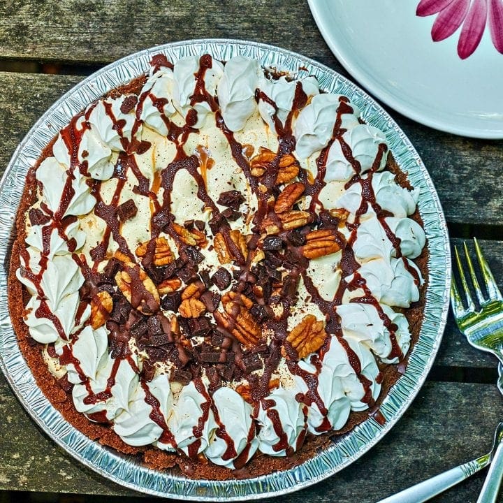 5 Ways to Welcome Summer Fun with Edwards Pies Desserts