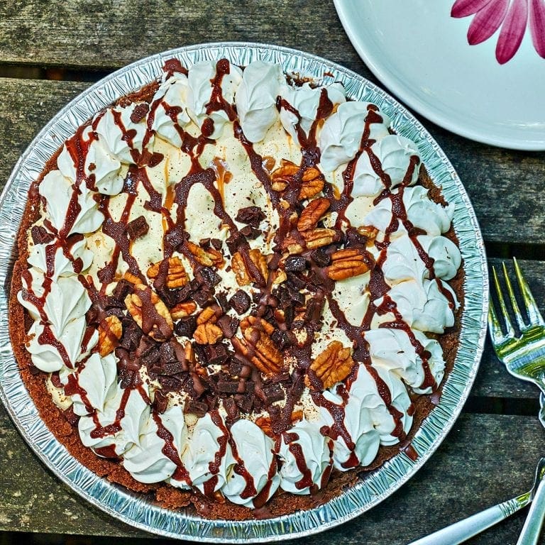 5 Ways to Welcome Summer Fun with Edwards Pies Desserts