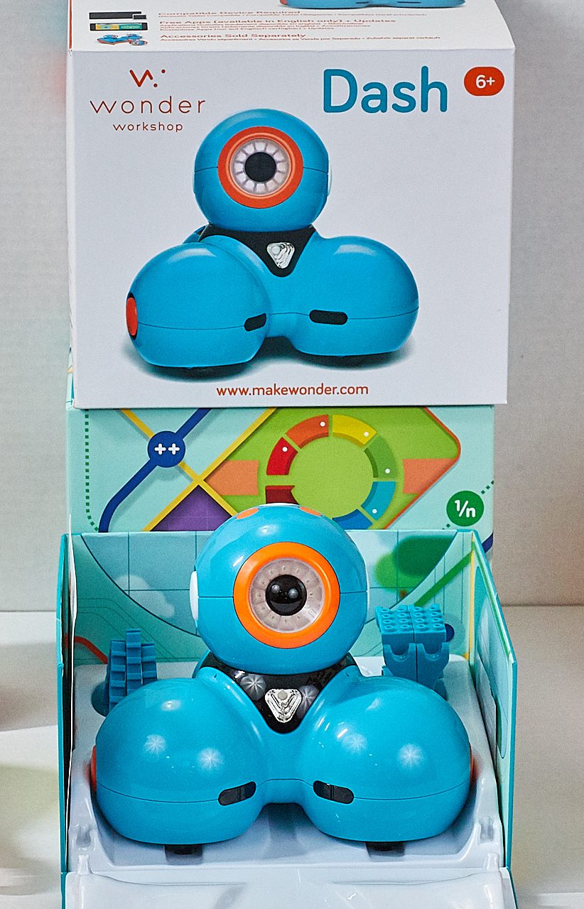 Dash STEM Learning Robot at Best Buy Programming Kids Robotics