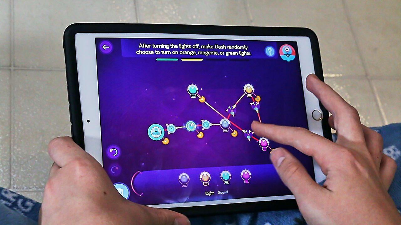 Dash STEM Learning Robot at Best Buy Programming Kids Robotics