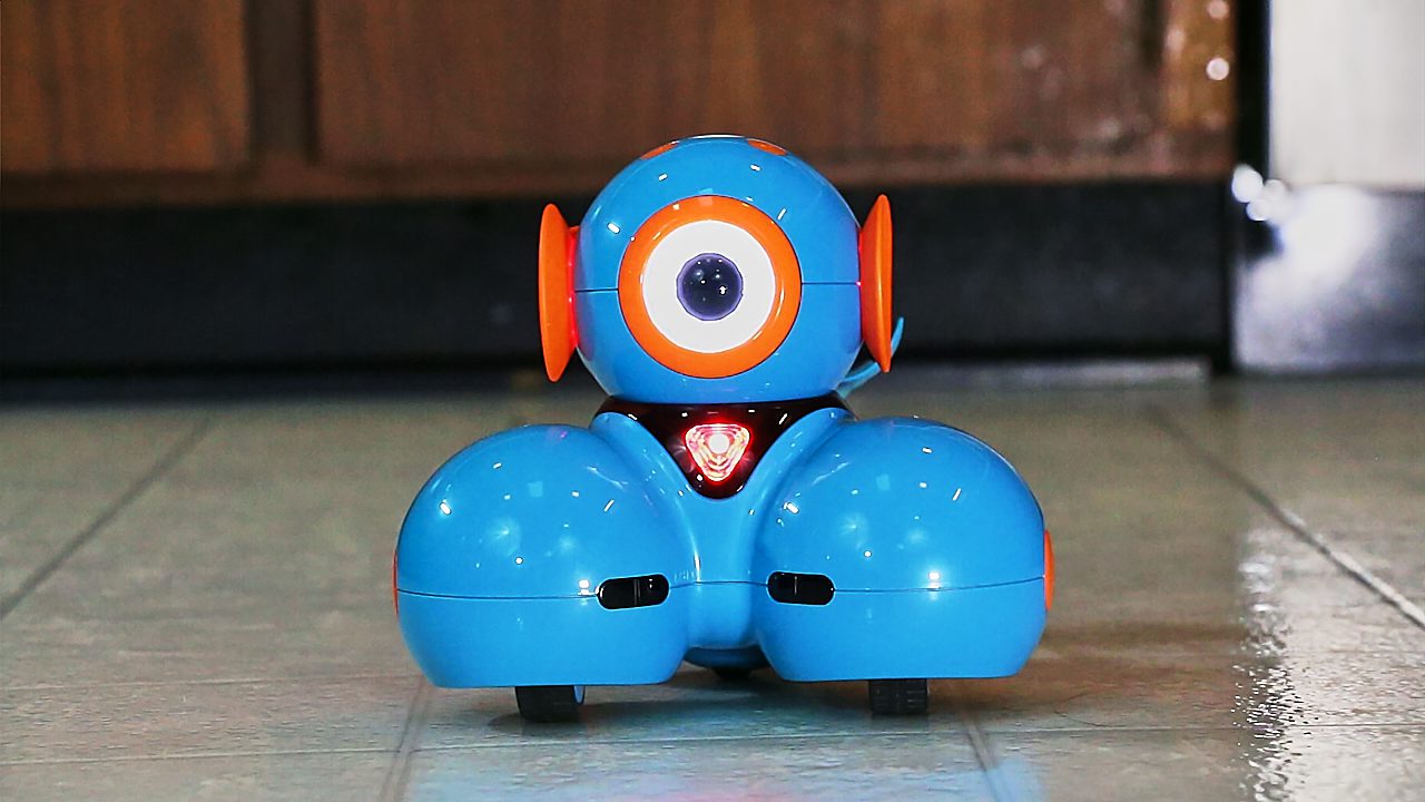 Dash STEM Learning Robot at Best Buy Programming Kids Robotics
