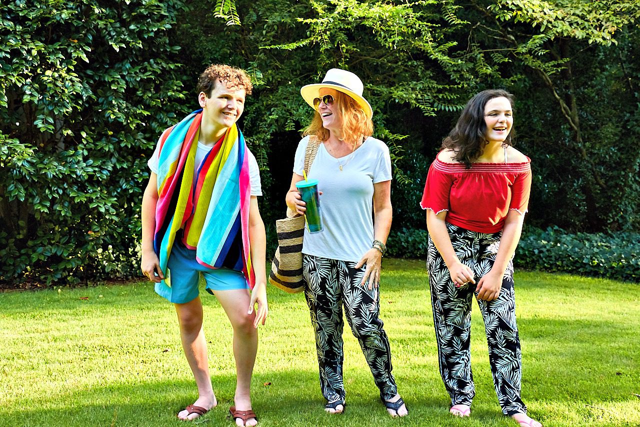 What to Pack for a Summer Beach Weekend - Divine Lifestyle