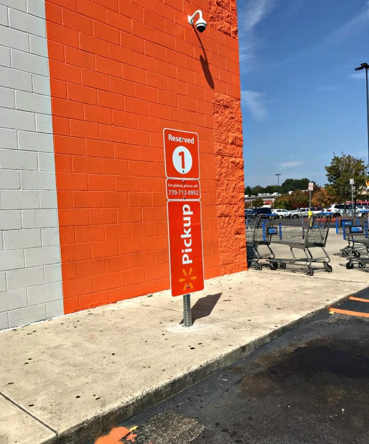 Walmart Grocery Gives Curbside Delivery Right to Your Car