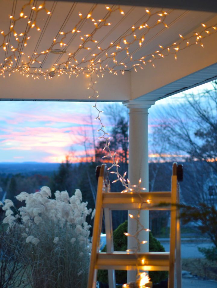 Gorgeous Twinking Holiday Porch Lights Tutorial Christmas decor