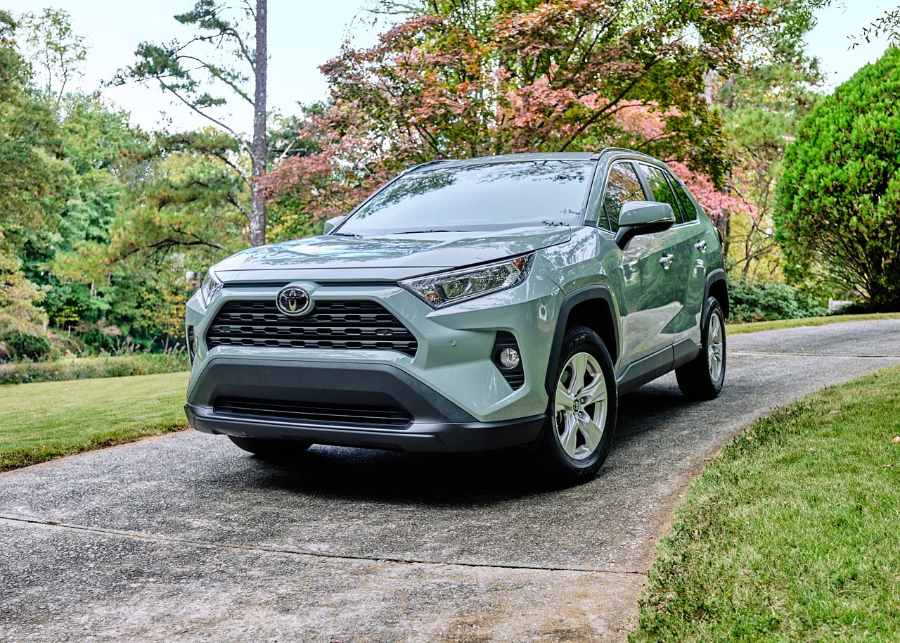 2019 Toyota RAV4 Midsize Midprice SUV Divine Lifestyle