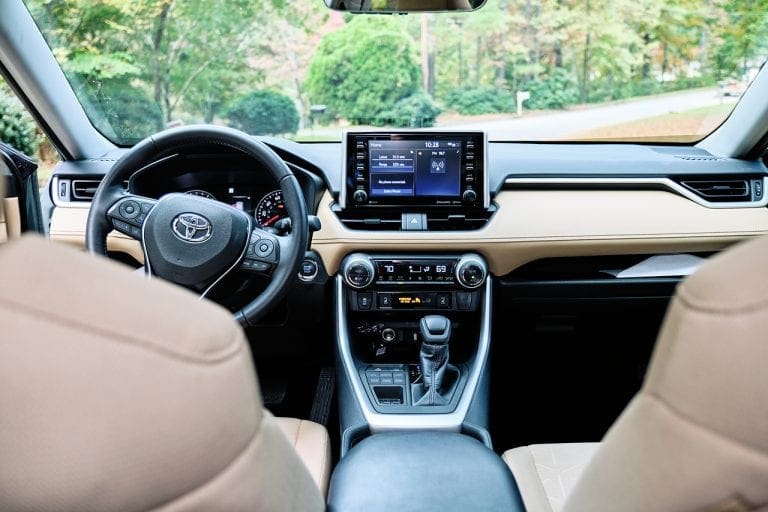 2019 Toyota RAV4 Midsize Midprice SUV Divine Lifestyle