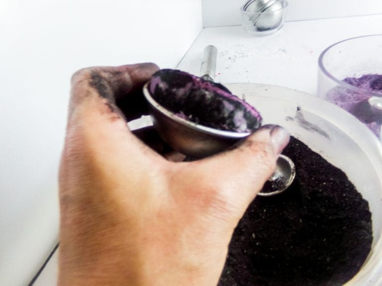 Geode Bath Bombs Recipe Homemade black bathtub Fizz