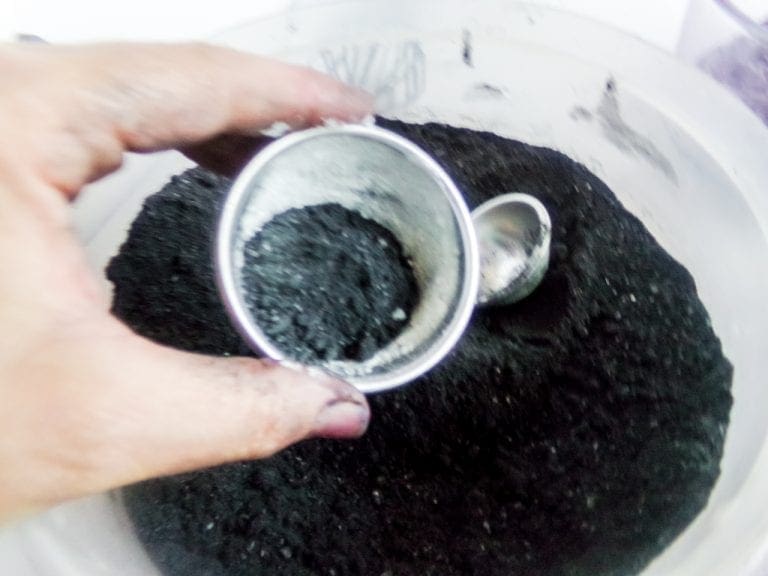 Geode Bath Bombs Recipe Homemade black bathtub Fizz