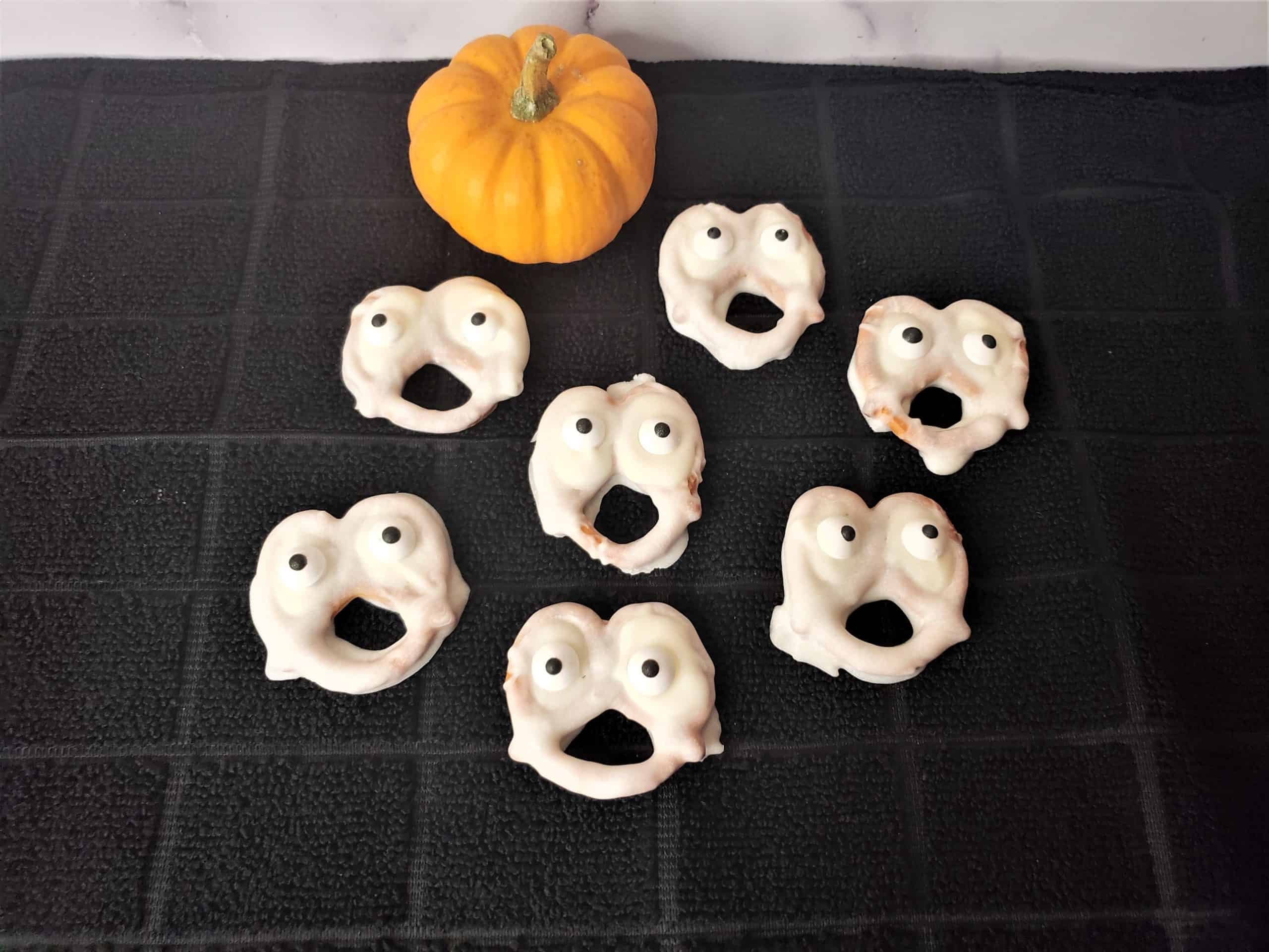 Halloween Pretzels White Chocolate Ghost